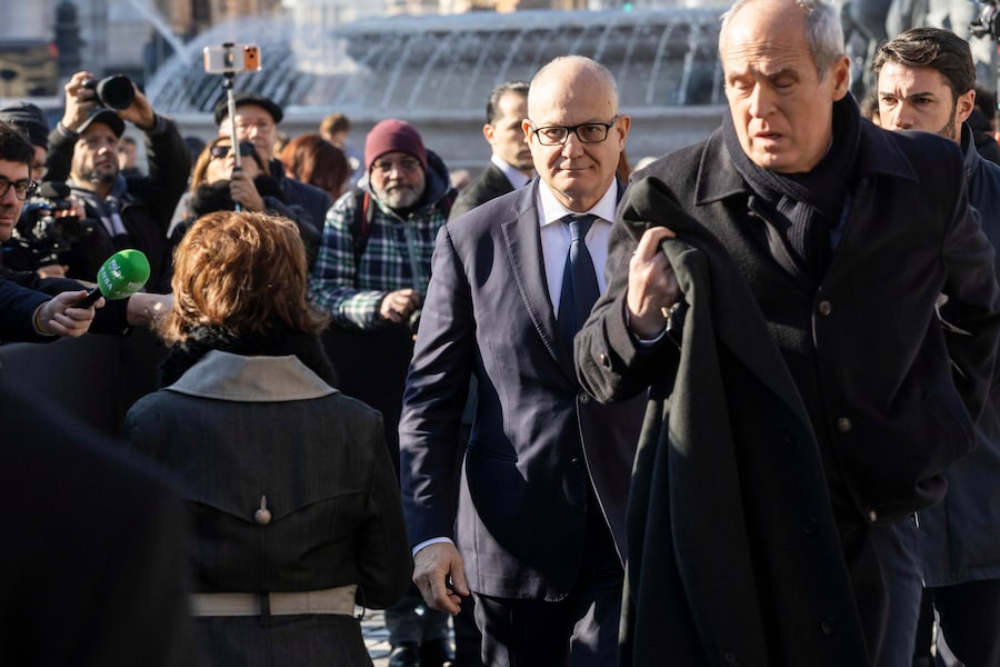 Valentino, a Roma l’ultimo addio: presenti vip della moda e del cinema ...