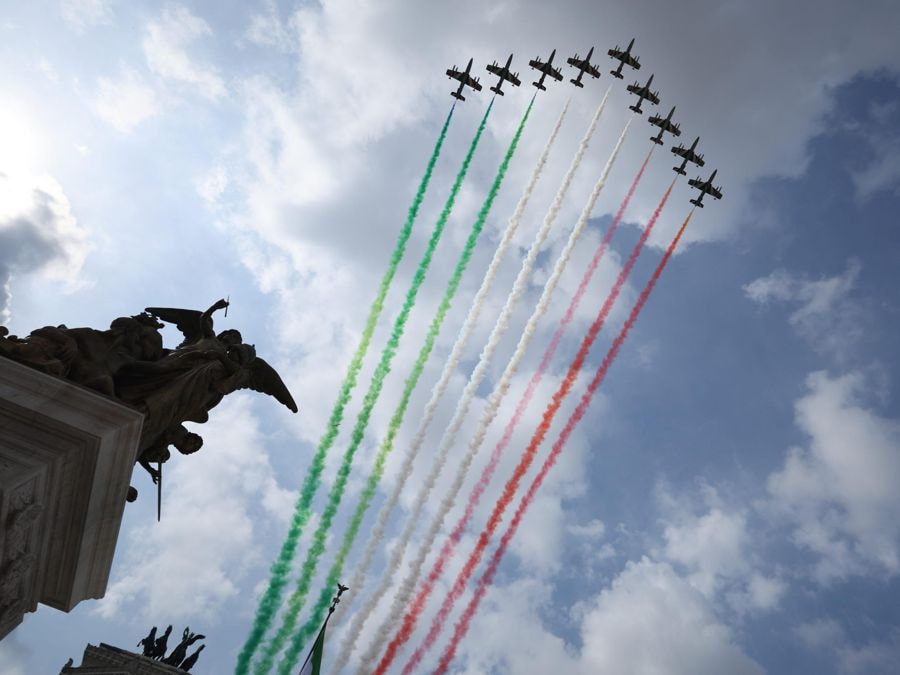 Festa della Repubblica, le immagini della parata militare ai Fori ...