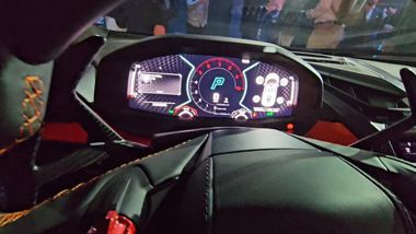 Lamborghini Revuelto vista da dentro: cruscotto, plancia e interni - Il ...