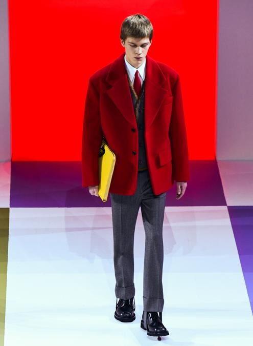 Prada, la classicità diventa surreale e metafisica - Il Sole 24 ORE