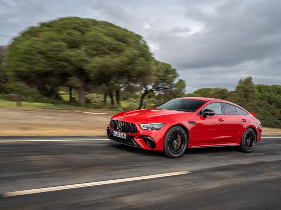 Mercedes-Amg 63 S E Performance, le foto della prova della nuova ...