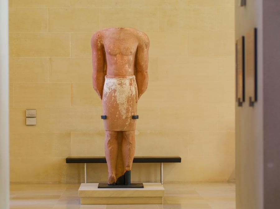 Un’antica statua monumentale lihyanita da AlUla al Museo del Louvre ...