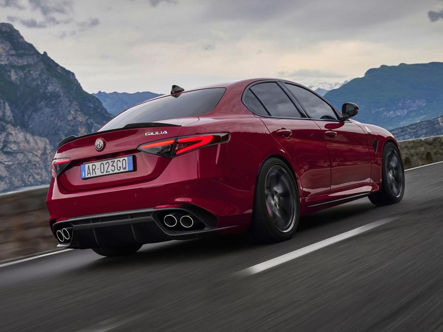 Alfa Romeo Giulia e Stelvio Quadrifoglio, le foto della prova - Il Sole ...