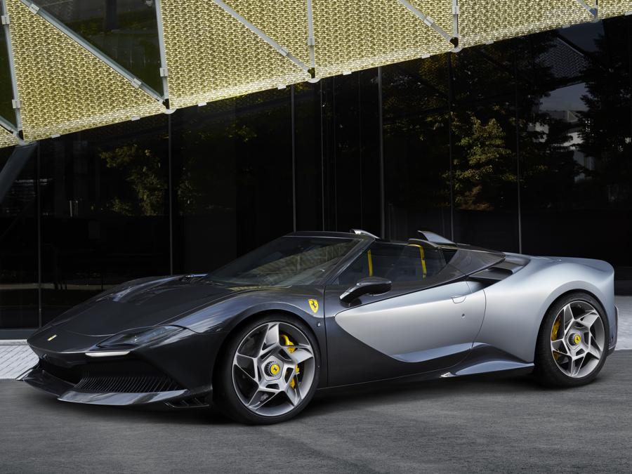 SP8: le foto della nuova Ferrari one-off - Il Sole 24 ORE