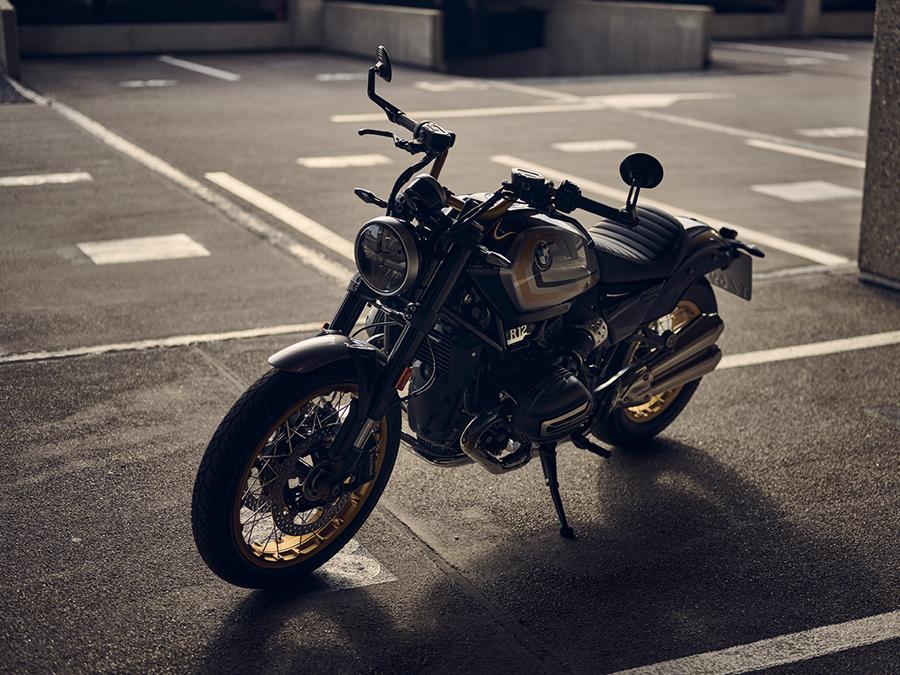 La roadster Bmw R12 NineT 2024 e la nuova cruiser R12 - Il Sole 24 ORE