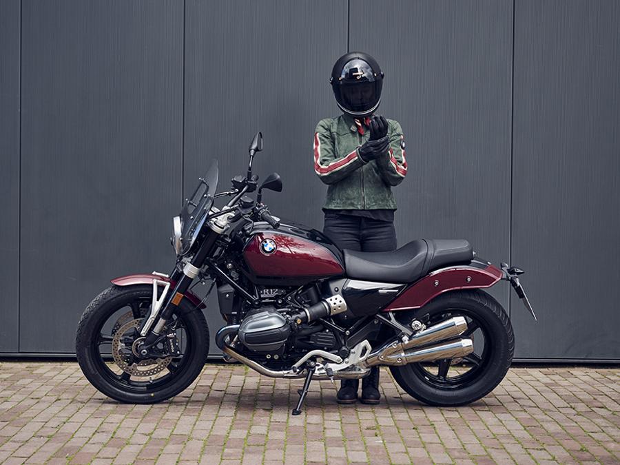 La roadster Bmw R12 NineT 2024 e la nuova cruiser R12 - Il Sole 24 ORE