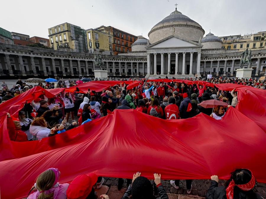 Italia in piazza contro la violenza sulle donne - Il Sole 24 ORE