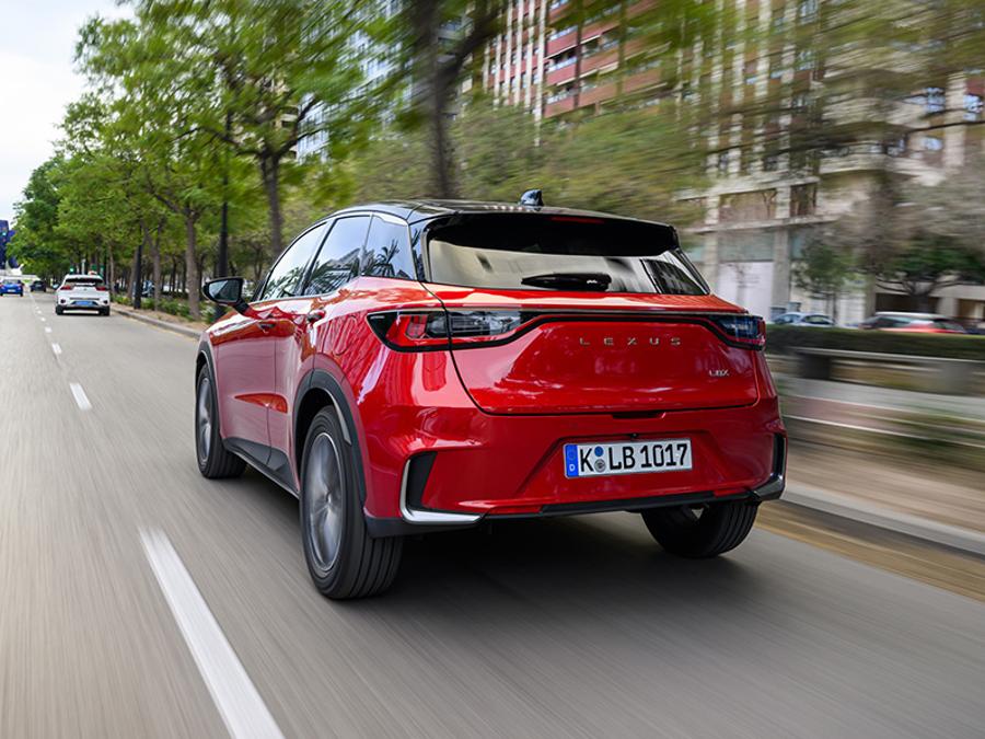 Lexus LBX, le foto del suv compatto ibrido - Il Sole 24 ORE