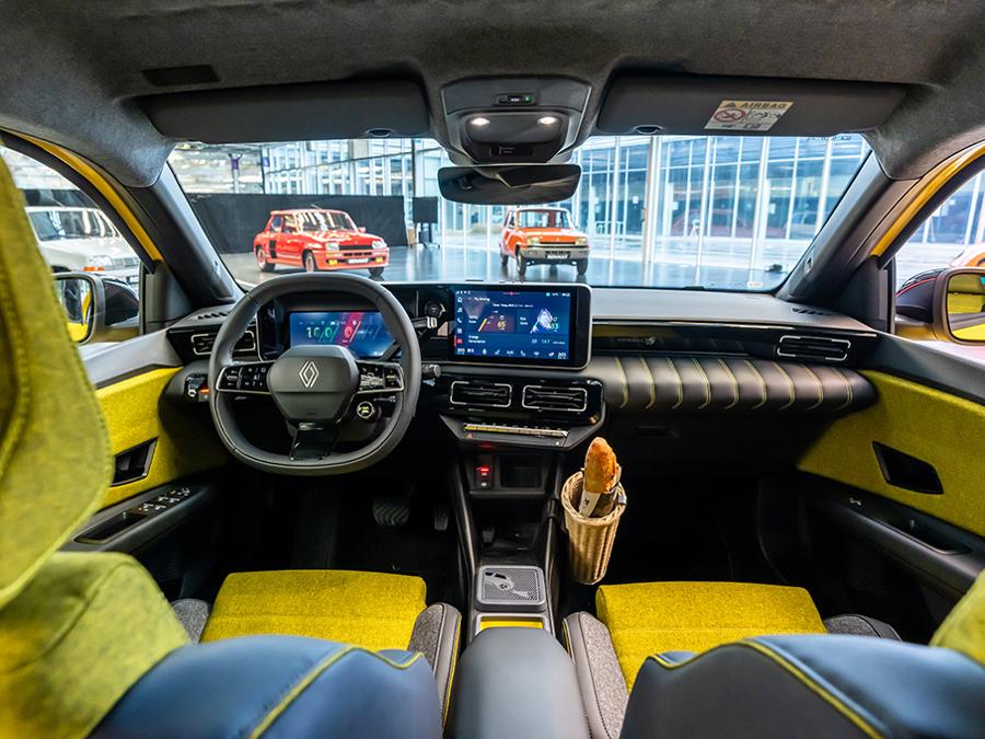 Interni Renault 5 E-Tech, le foto dell’abitacolo e degli accessori - Il ...