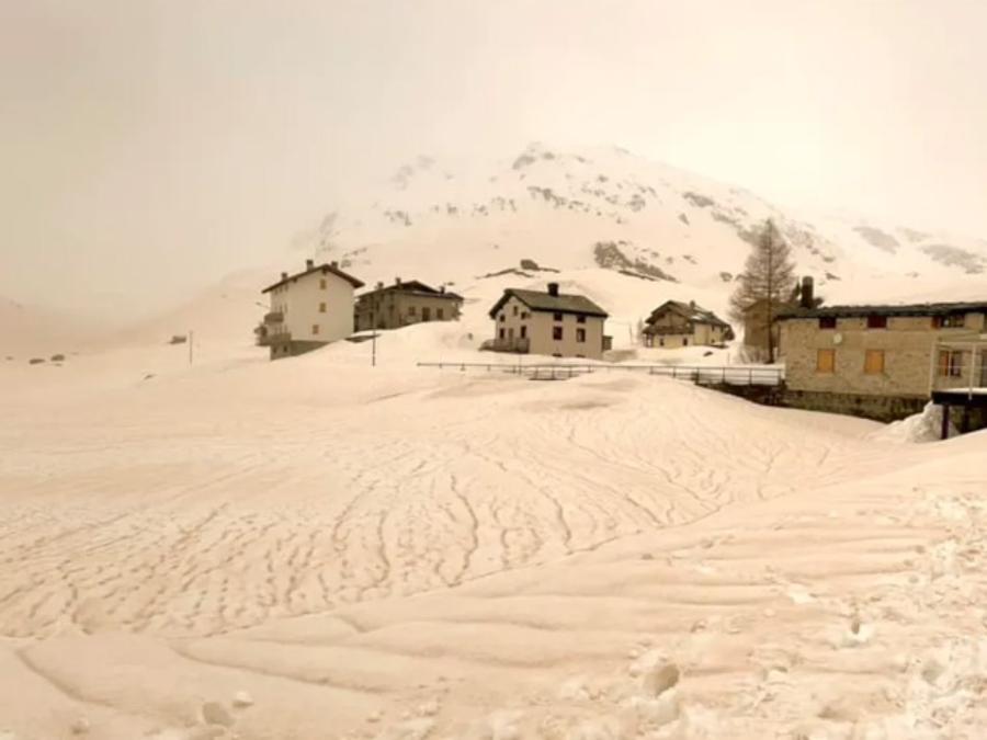 Maltempo: neve rossa su Marmolada con sabbia Sahara trasportata da ...