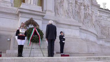 25 aprile, Mattarella depone corona d'alloro all'Altare della Patria ...