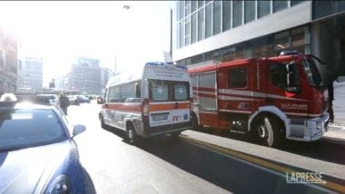 Due operai precipitano in vano ascensore a Milano, un morto: il luogo ...