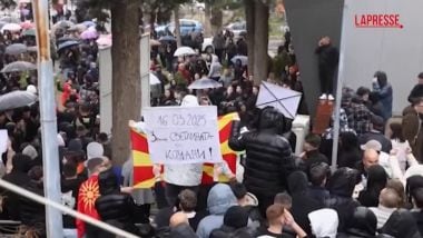 Macedonia del Nord, protesta al municipio di Kocani dopo l'incendio in ...