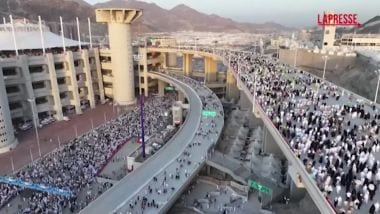 Hajj 2025, migliaia di fedeli musulmani a Mina: il pellegrinaggio ...