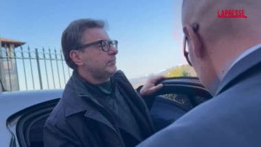Umberto Bossi, il ministro Giorgetti arriva a Gemonio: l'abbraccio ...