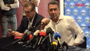 Migranti, Vannacci: "Pronti a invitare comitato 'Remigrazione' in ...