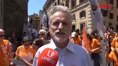 Caccia, flash mob degli animalisti al Pantheon a Roma - Il Sole 24 ORE