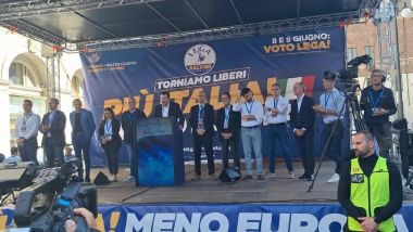 Salvini: "Evviva il Santo Padre, evviva i simboli della cristianità ...