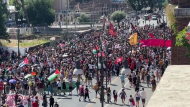 La manifestazione Antifascista in via dei Fori Imperiali a Roma vista ...