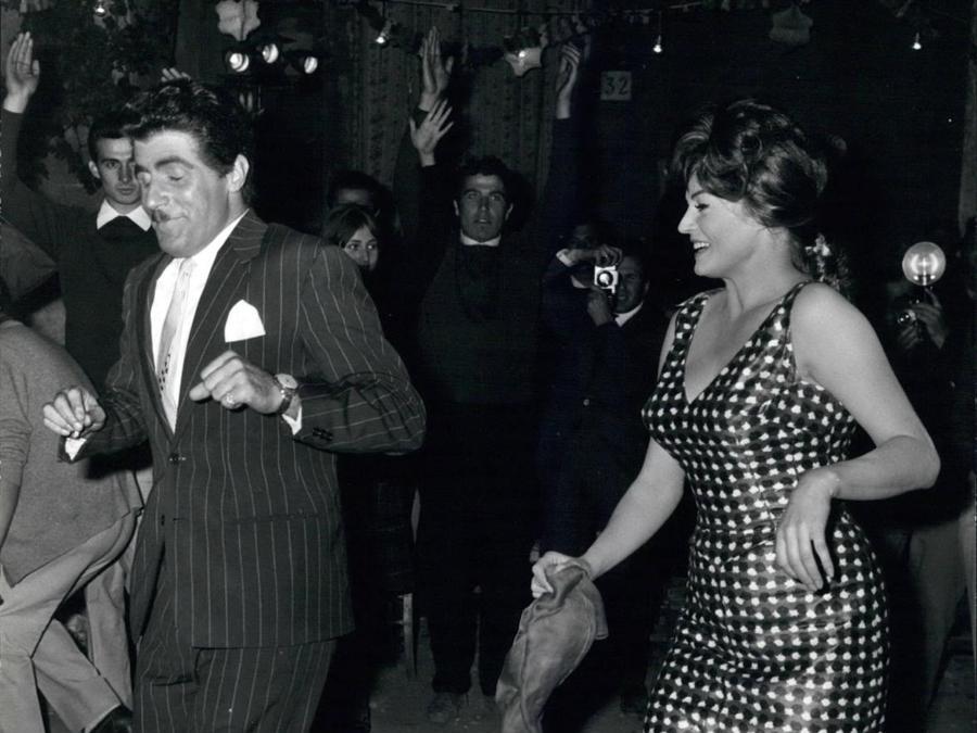 Carlo Giuffré, da De Filippo a Benigni: una vita in commedia - Il Sole ...