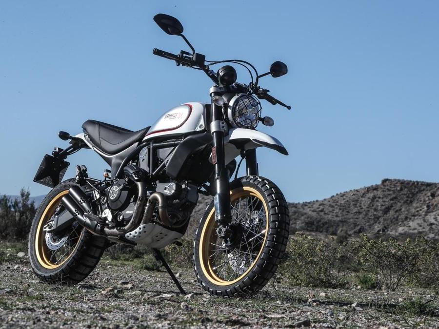 Ducati Scrambler, in sella alla nuova «Desert Sled» che ama il ...
