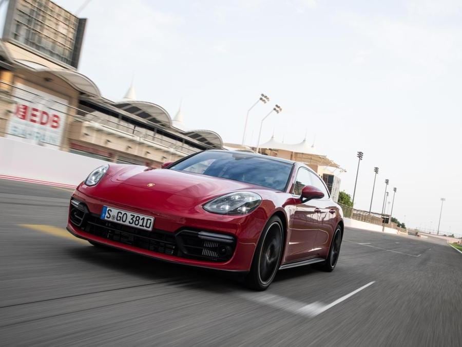 Porsche Panamera Gts, le foto sul circuito F1 del Bahrain - Il Sole 24 ORE