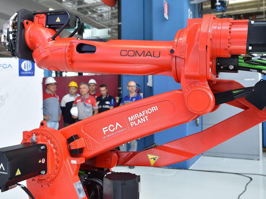Fiat 500 elettrica: i nuovi robot per costruirla - Il Sole 24 ORE