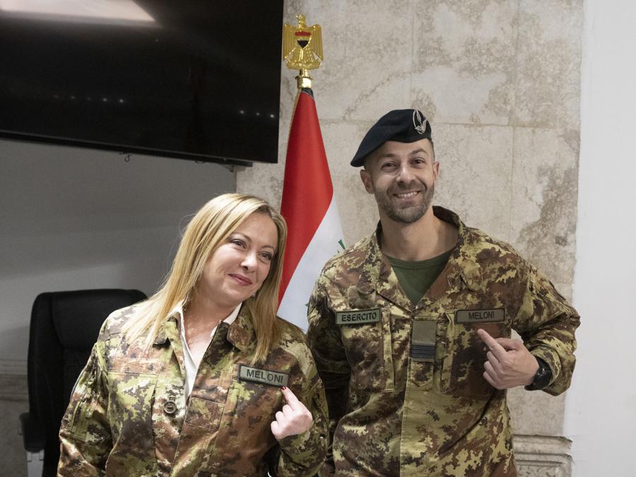 Giorgia Meloni in visita ai soldati italiani in Iraq - Il Sole 24 ORE