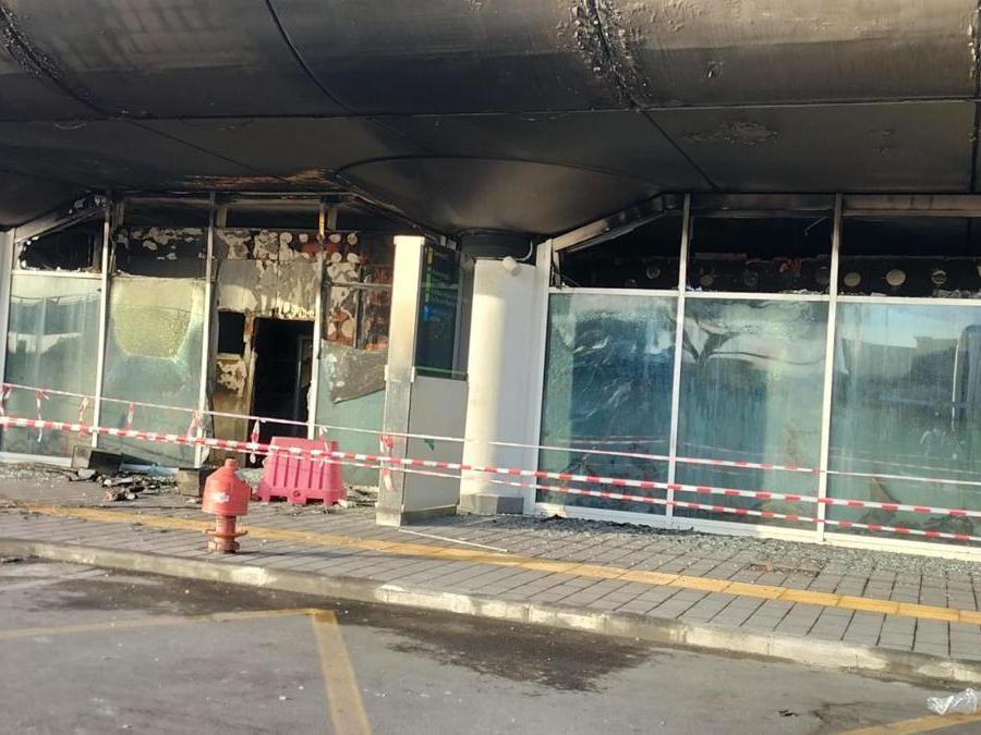 Incendio all'aeroporto di Catania, le immagini - Il Sole 24 ORE