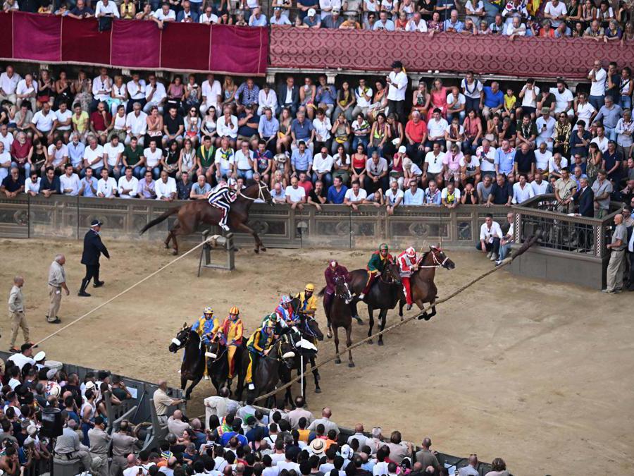 Siena, l'Oca vince il Palio dell'Assunta - Il Sole 24 ORE Siena, l'Oca vince il Palio dell'Assunta - Il Sole 24 ORE