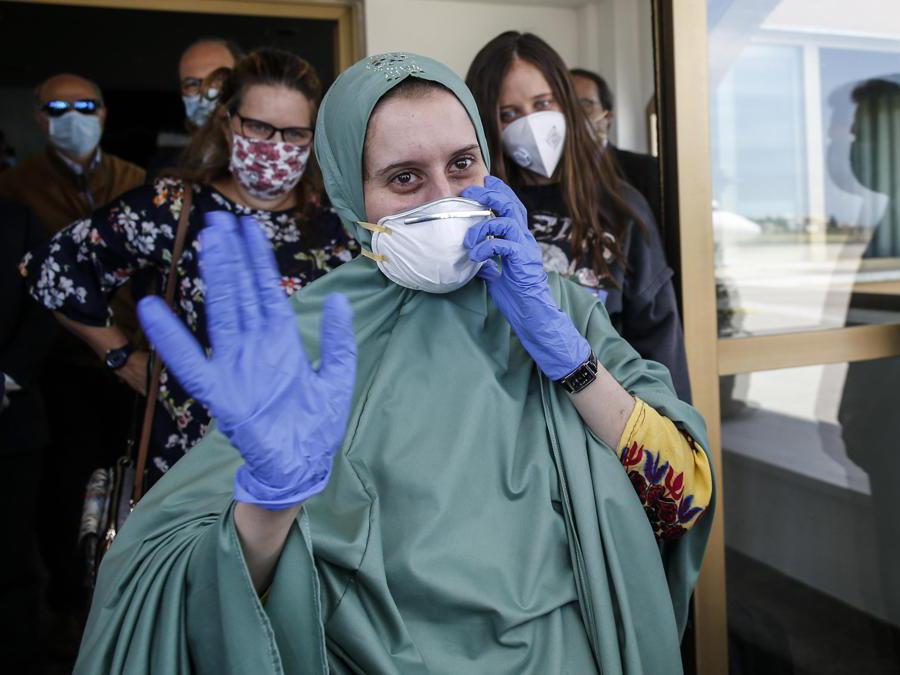 Silvia Romano in Italia, le prime immagini - Il Sole 24 ORE