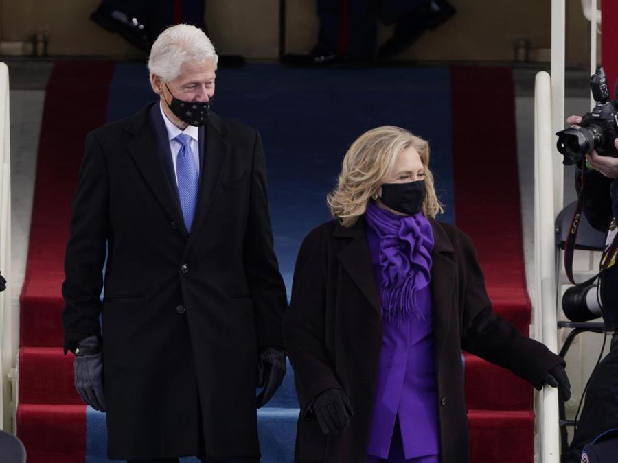 Jill, Kamala, Hillary, Michelle: la moda delle signore dell ...