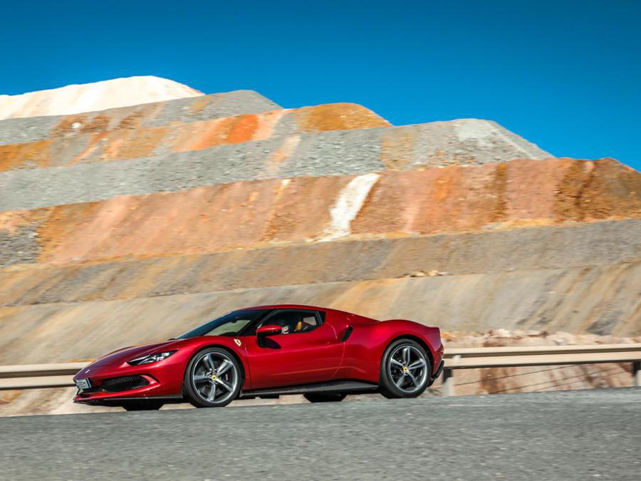 Ferrari 296 GTB, tutte le foto della nuova supercar V6 plug-in hybrid ...