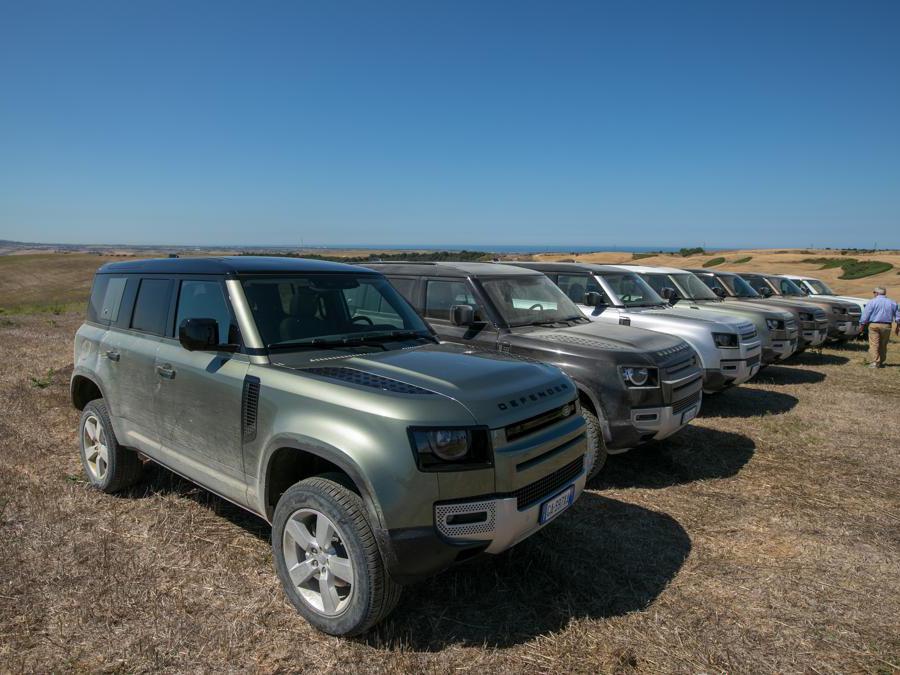Land Rover Defender, tutte le foto in fuoristrada - Il Sole 24 ORE