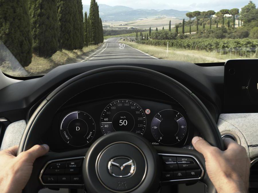 Mazda CX-80, le foto del mega suv giapponese che sfida i marchi tedeschi - Il Sole 24 ORE