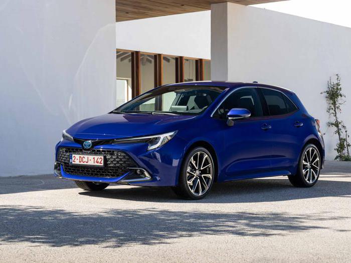 Toyota Corolla restyling, come va l'ibrida giapponese in versione ...