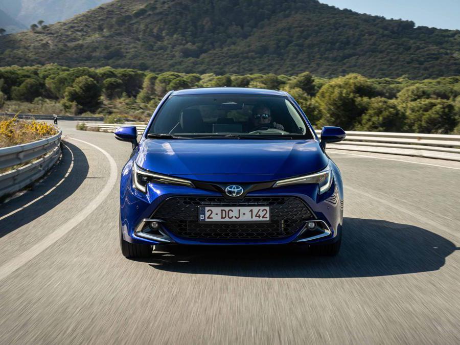Toyota Corolla restyling, tutte le foto della hatchback 2023 - Il Sole ...