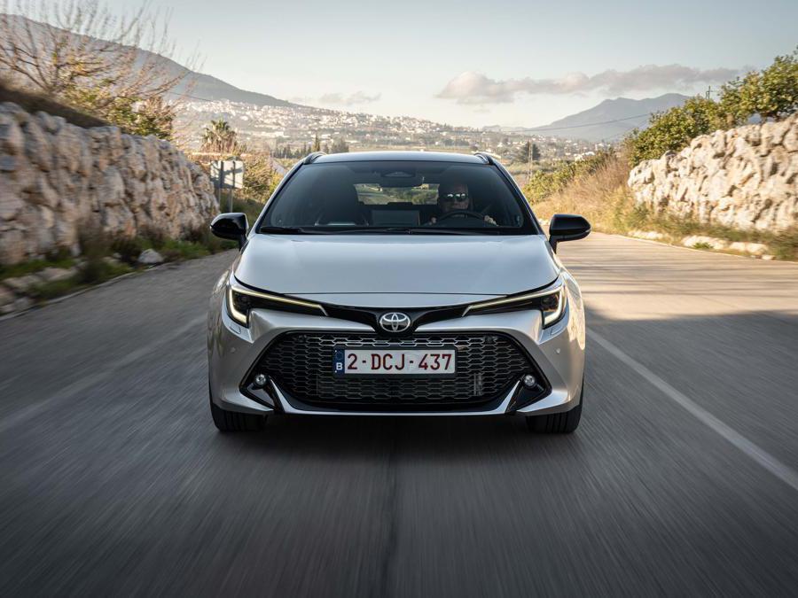 Toyota Corolla Touring Sport ibrida, tutte le foto del restyling 2023 ...