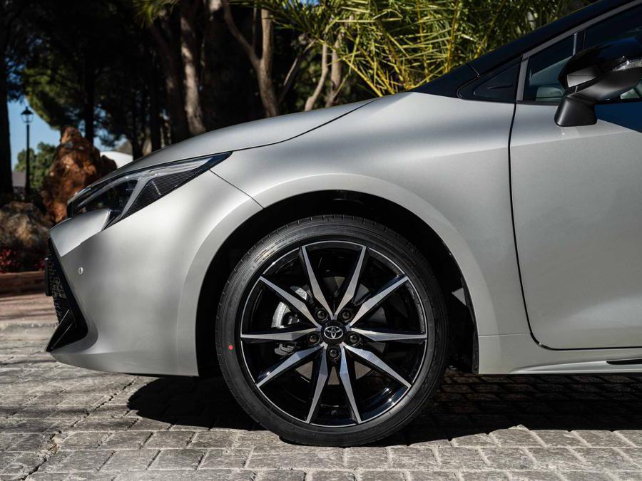 Toyota Corolla Touring Sport ibrida, tutte le foto del restyling 2023 ...